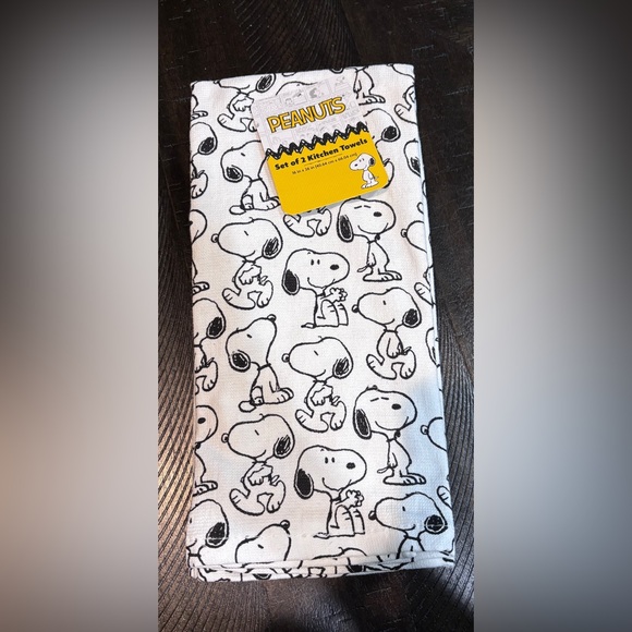 Peanuts | Kitchen | Peanuts Snoopy Kitchen Towels | Poshmark
